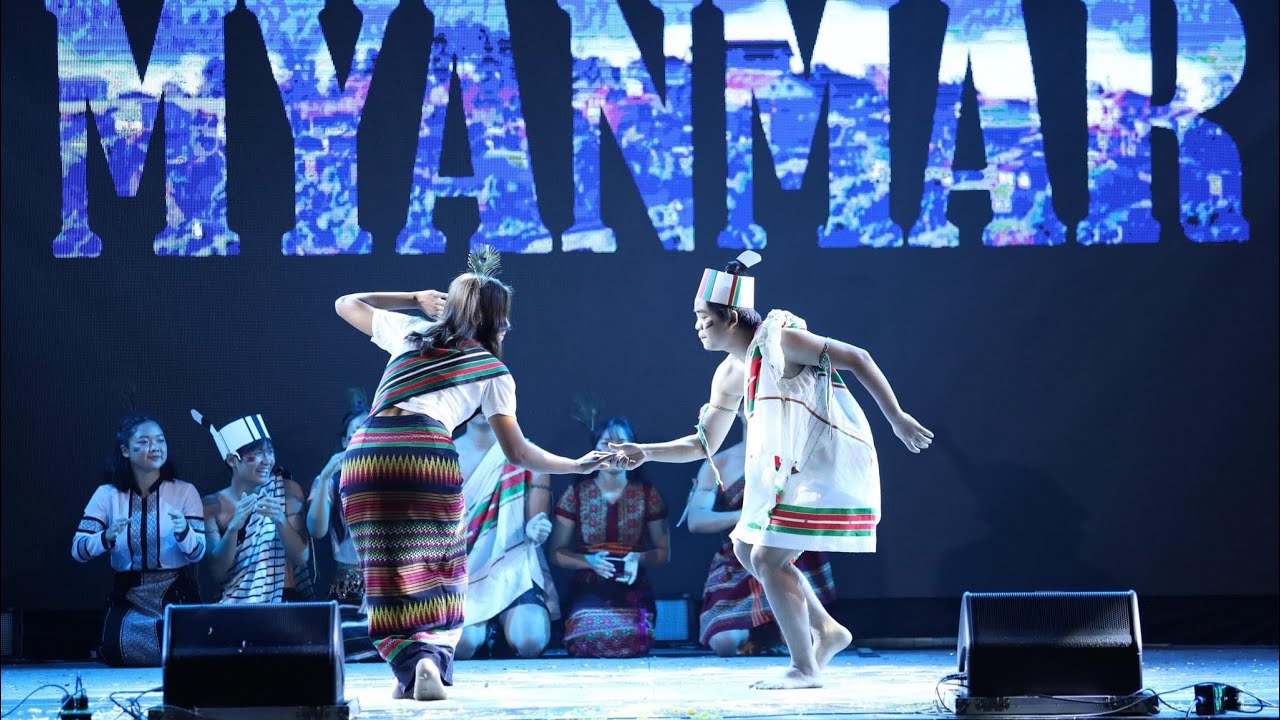 Chin Traditional Dance (Central Plaza, Korat, Thailand) - YouTube