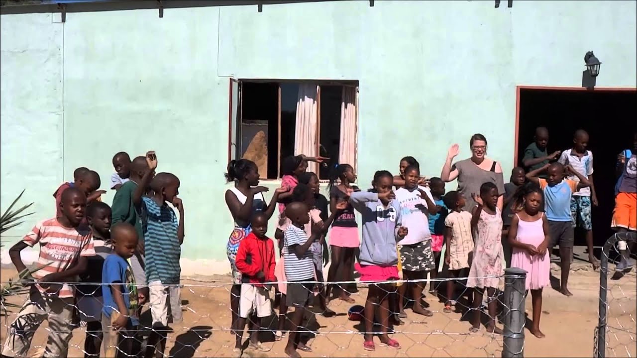 Namibia - Waisenhaus Kalkfeld - Verabschiedung - YouTube
