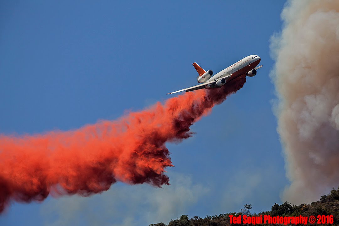 DC10 Aerial Firefighting - YouTube
