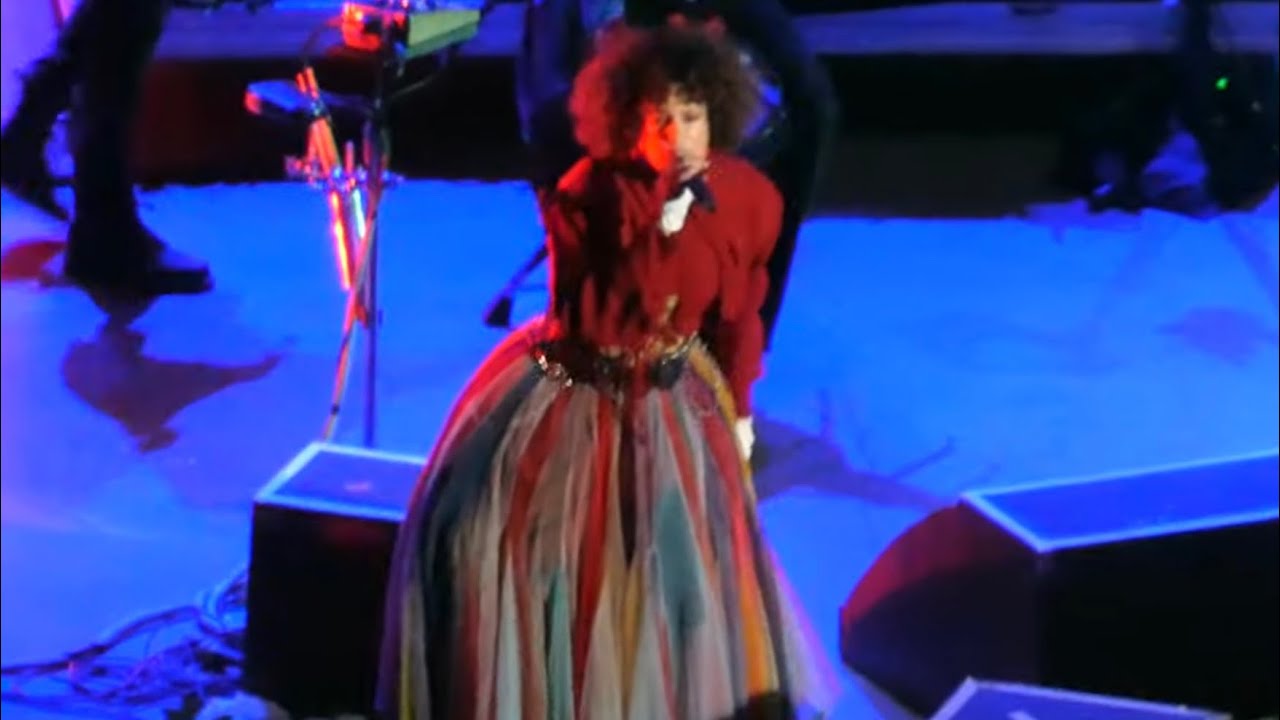 “Haiti” - Arcade Fire - Red Rocks Amphitheater, Colorado, 0916.24 - YouTube