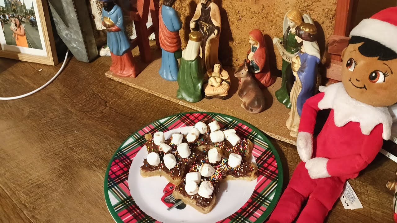 Our crazy Christmas Eve making cookies for Santa!! - YouTube