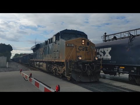 CSX TRAIN MEET IN NAPPENNE - YouTube