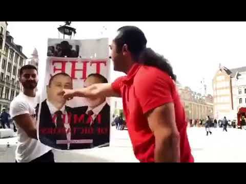 Kimi deyirlər? Xudayar səni deyirlər. Çıx get deyirlər.