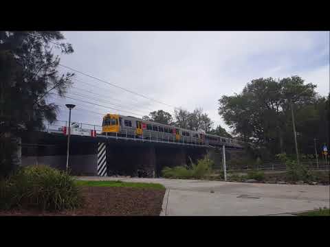 Quuensland Rail: Trains at Toombul - YouTube