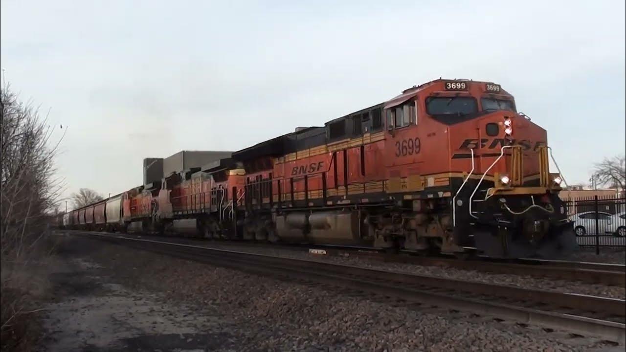 BNSF WB Grain Meets Meets BNSF EB Grain Train with GECX Dash 9. Olathe, KS 2/4/23 - YouTube