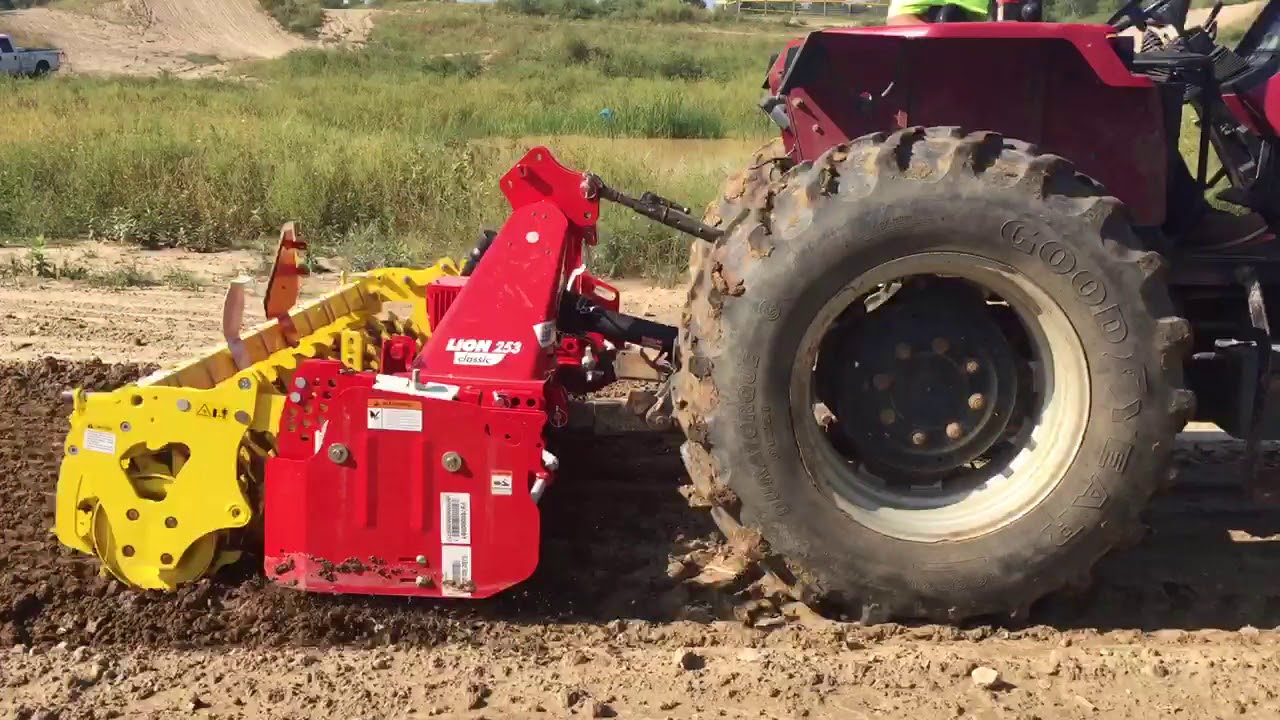 Pottinger Lion 253 Power Harrow - YouTube