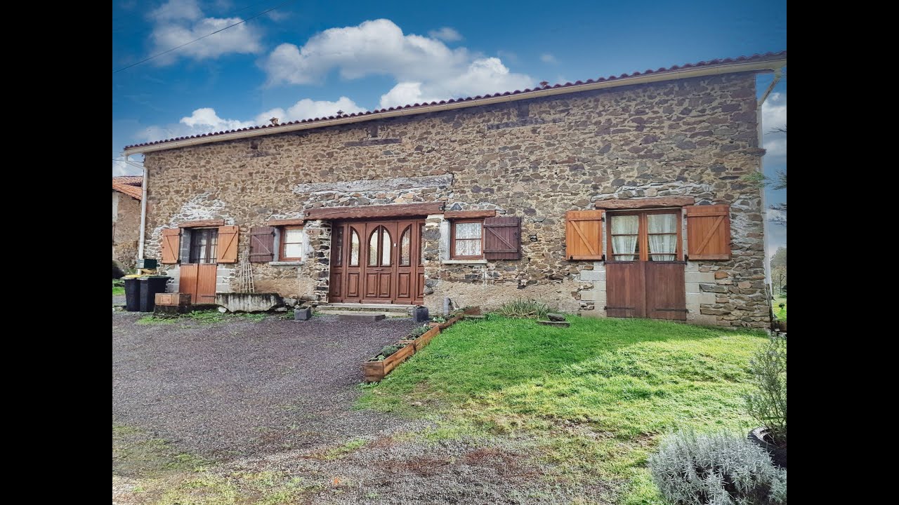 Beautiful very spacious 4 bed barn conversion on 1.7 hectares of land ...