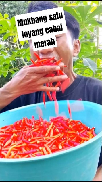 MUKBANG SATU LOYANG CABAI MERAH🔥 #shorts #mukbang #food #cabai #fyp ...