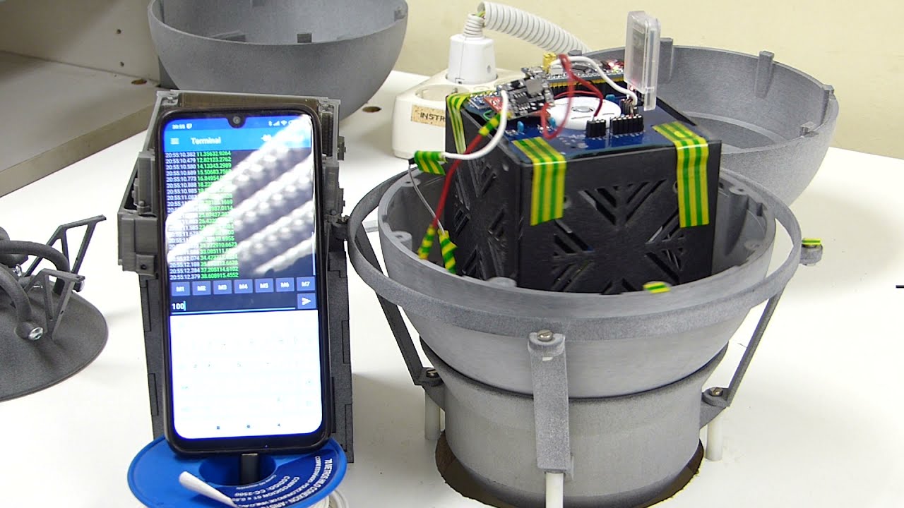 CubeSat ADCS Reaction Wheel - Test with air bearing - YouTube