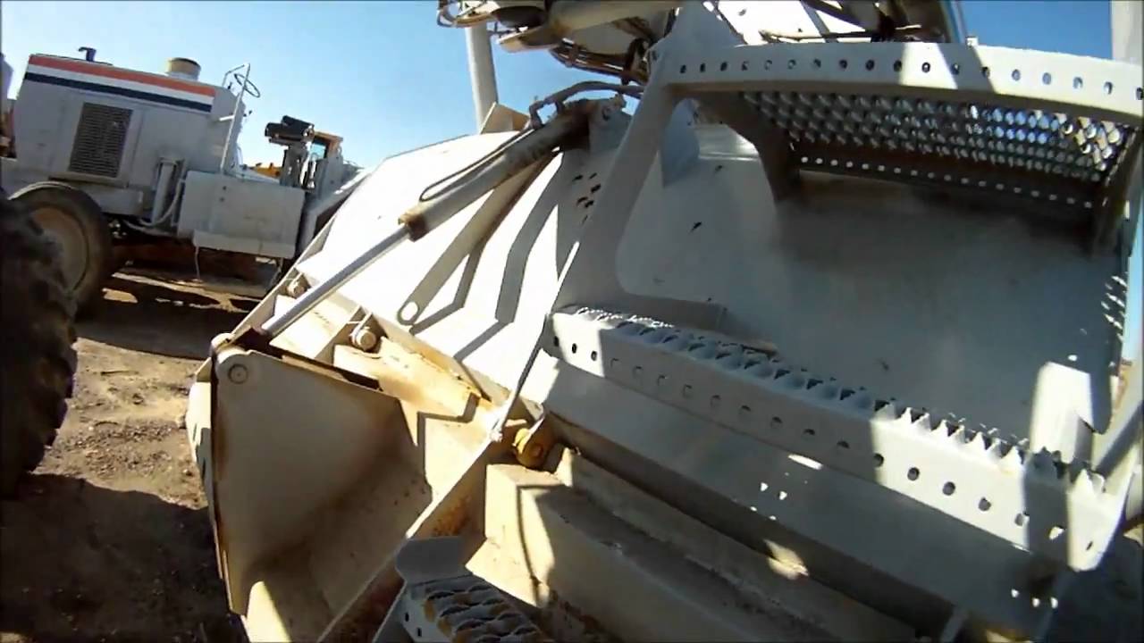 Cat RM-350B road reclaimer - YouTube