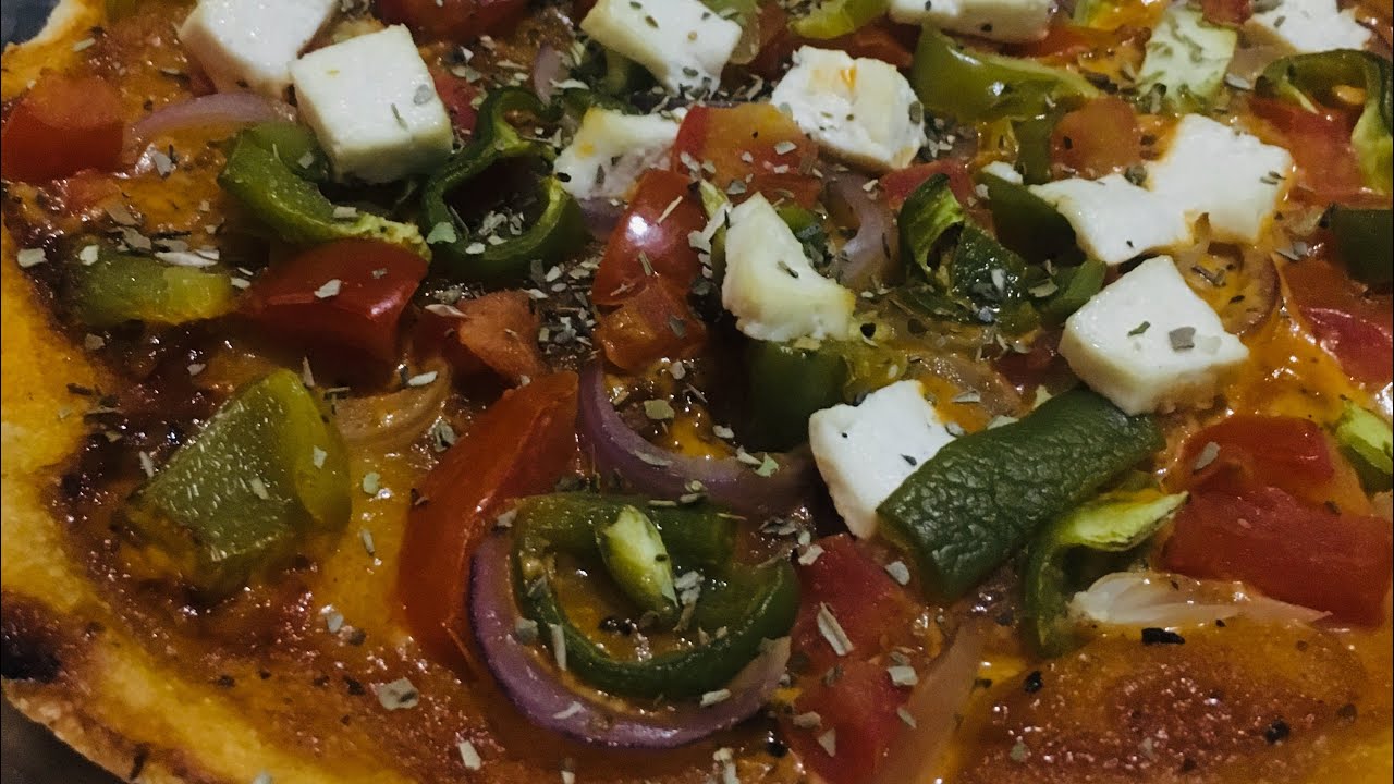 How to make pizza in kadai - YouTube