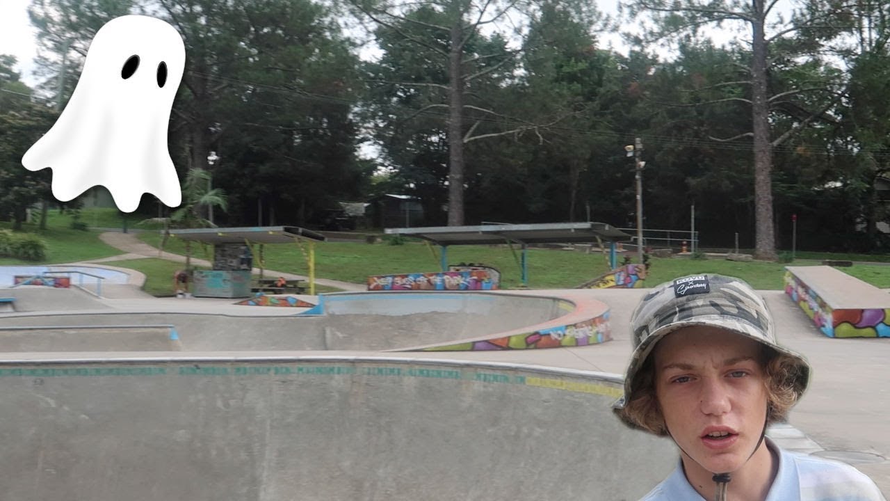 CRAZY SKATE PARK IN A GHOST TOWN ! - YouTube