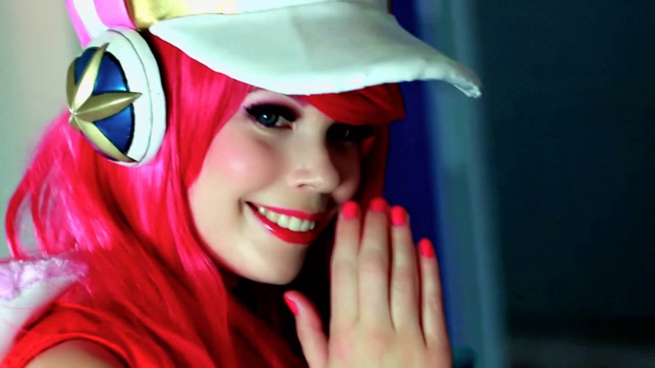 Arcade Miss Fortune Cosplay Showcase with Tine Marie Riis - YouTube
