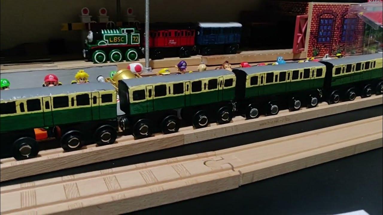 TWR Custom Green Express Coaches - Gabe's Custom Railway Workshop - YouTube