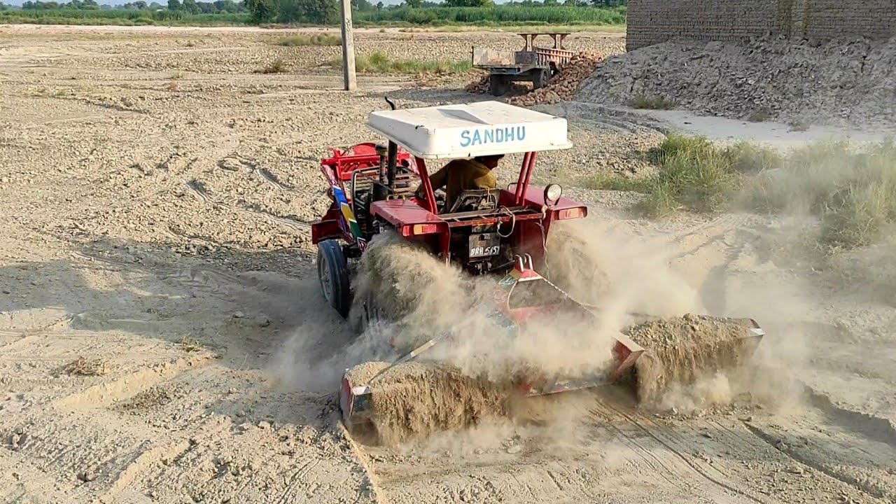 Massey Ferguson Tractor badly mud stuck with back blade - YouTube