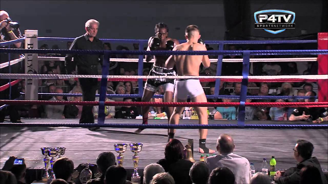 "Rookies Rumble 3" Regis Sugden v Ben Baah - YouTube