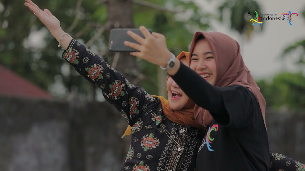 Monumen Kereta Api Lokomotif Pekanbaru - Pariwisata Riau - YouTube