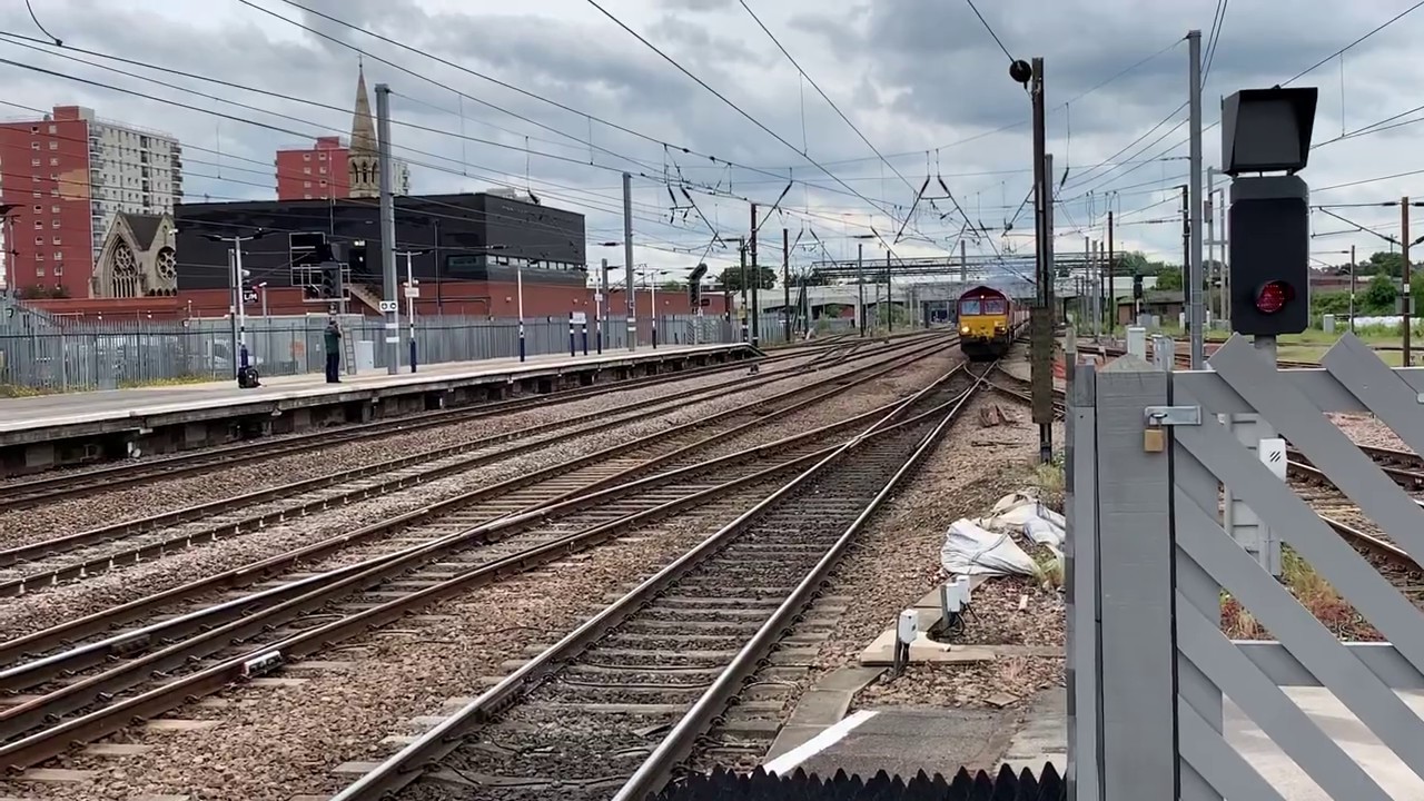 EWS 66039 At Doncaster From Biggleswade Plasmor To Heck Plasmor P S ...