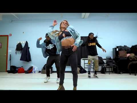 NYC/ MidSkul Dancehall/ Anet Antosova