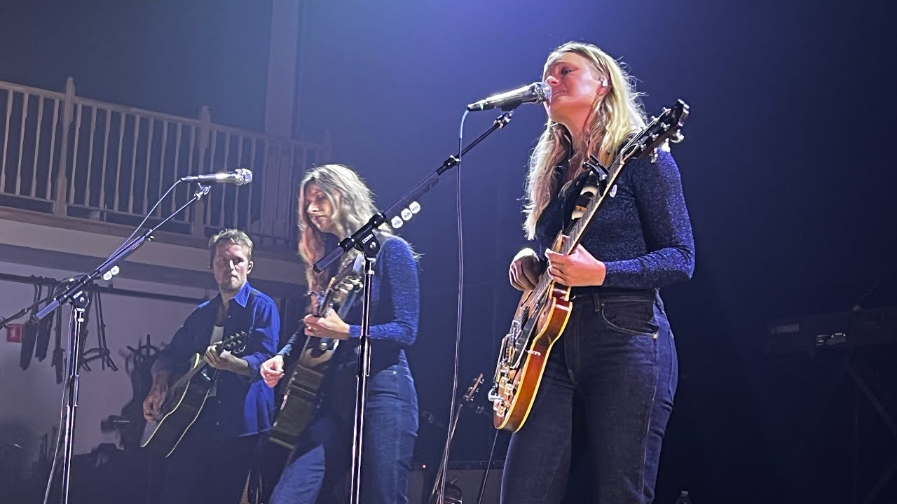 Aly and AJ Collapsed - YouTube