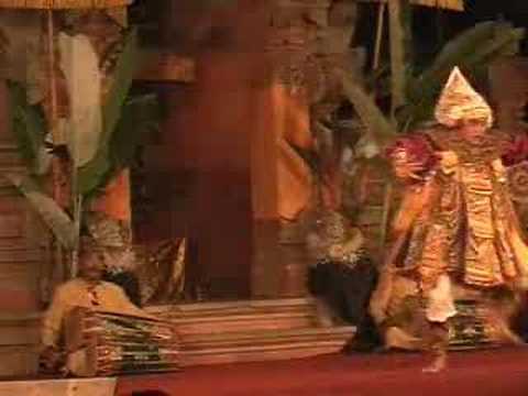 Semara Ratih performs Baris - YouTube