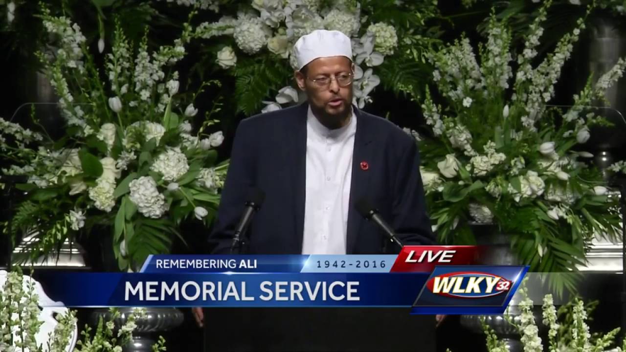Imam Zaid Shakir complements LMPD during Ali memorial - YouTube