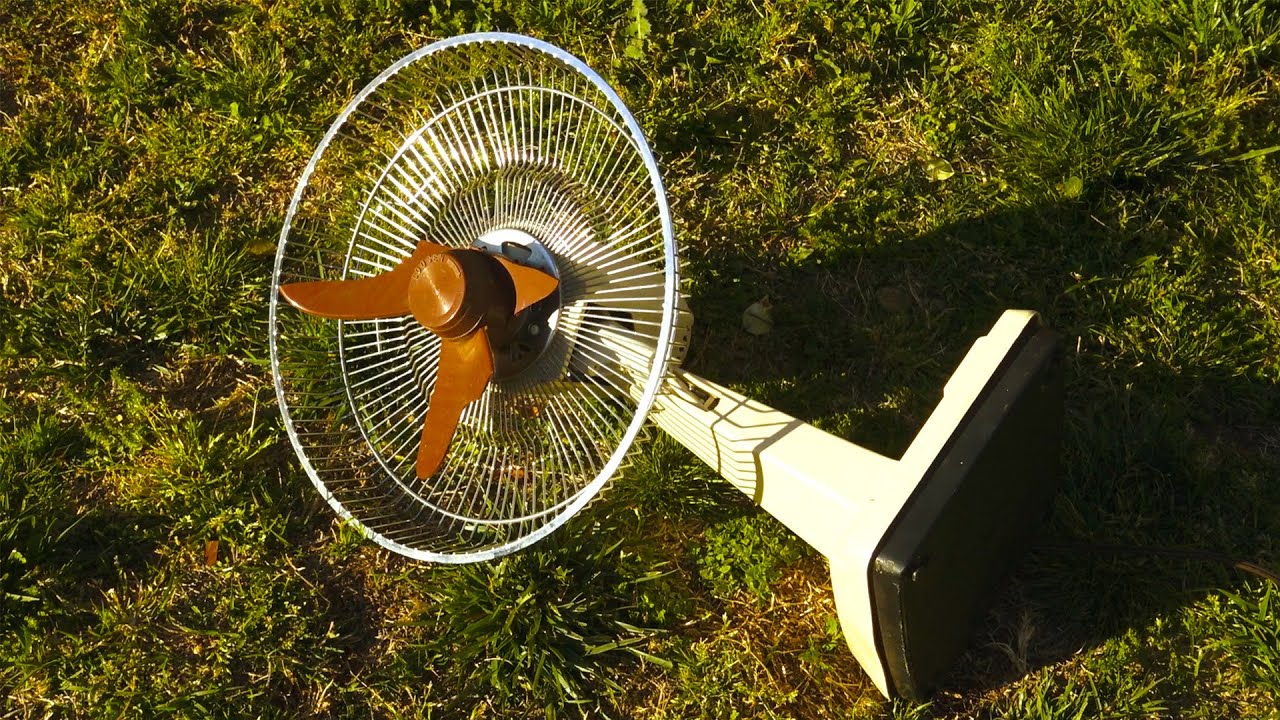 Vintage Deluxe Desk Fan Destruction - YouTube