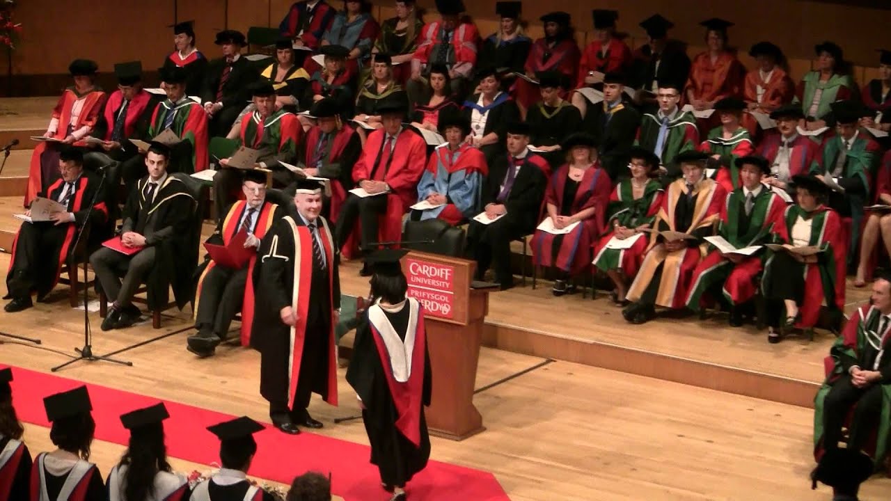 GRADUATION CEREMONY OF CARDIFF UNIVERISYT MEDICAL SCHOOL - YouTube