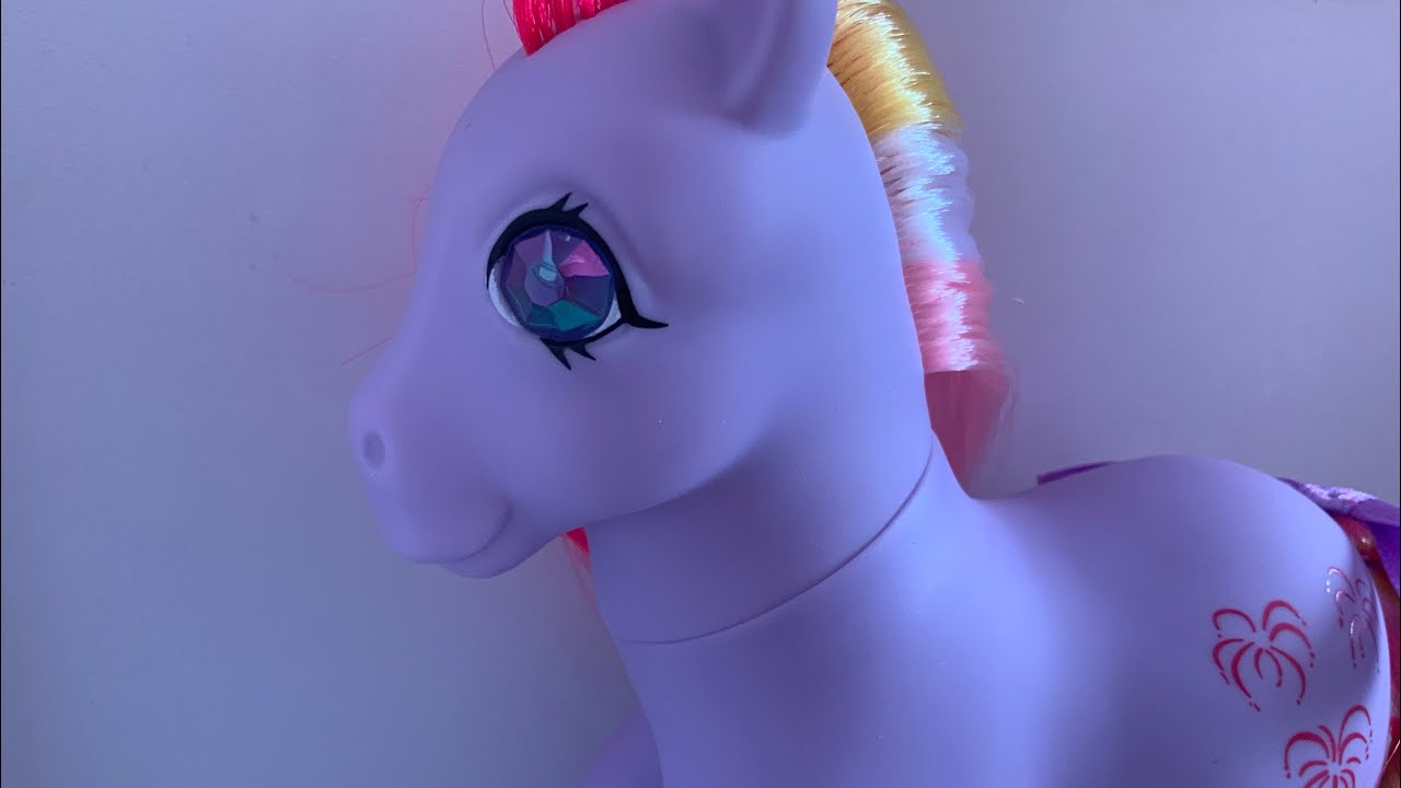 Skyrocket twinkle-eyed pony toy review - YouTube
