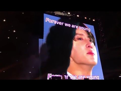 ARMYS FAZER HOMENAGEM PARA O BTS E ELES SE EMOCIONAM COM A SURPRESA