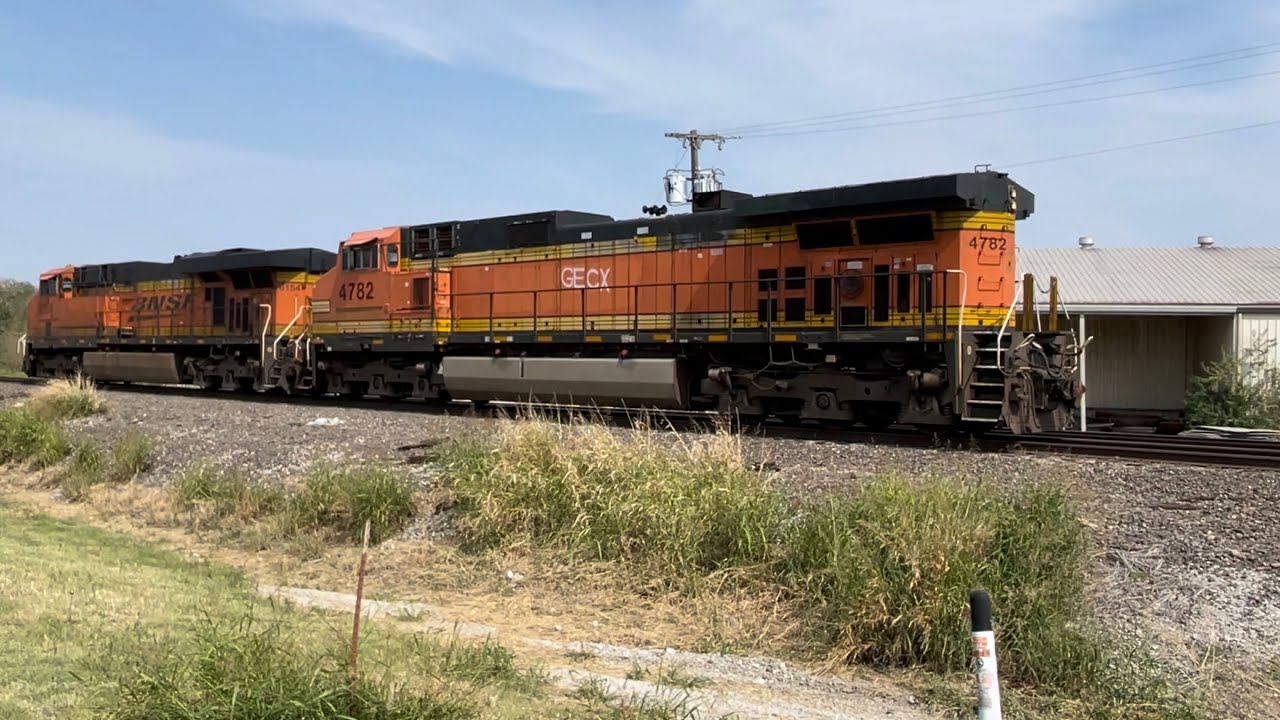 Ex. BNSF unit!!! Power move!!! Saginaw Texas - YouTube