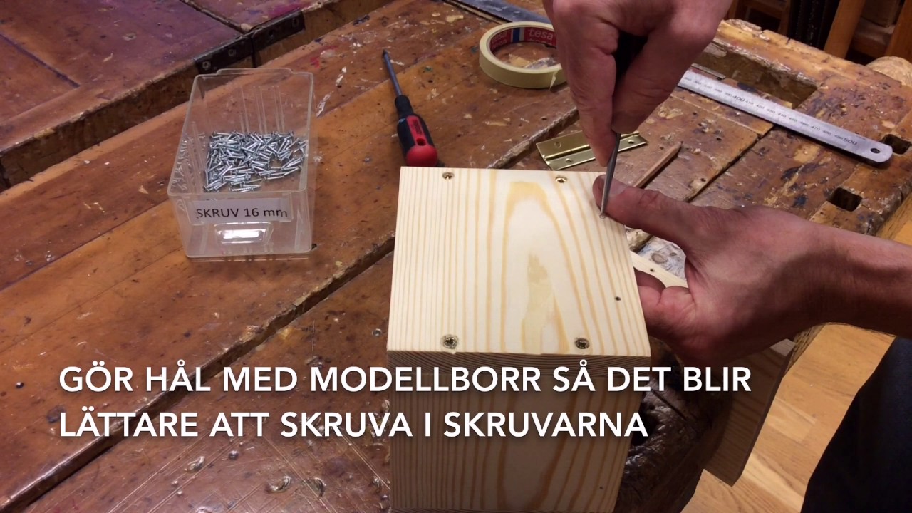 Skruva fast gångjärn på enkelt sätt - YouTube