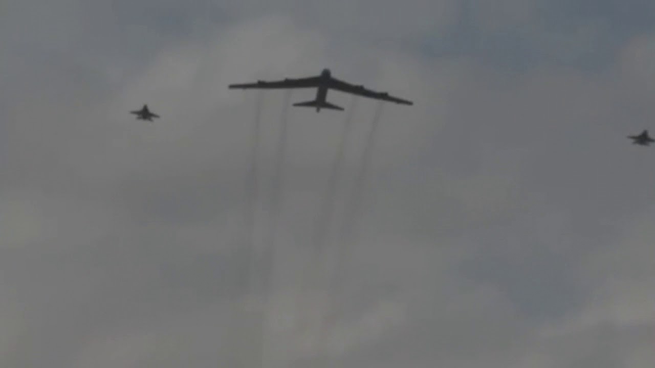 B-52 BOMBER Low Pass compilation - YouTube