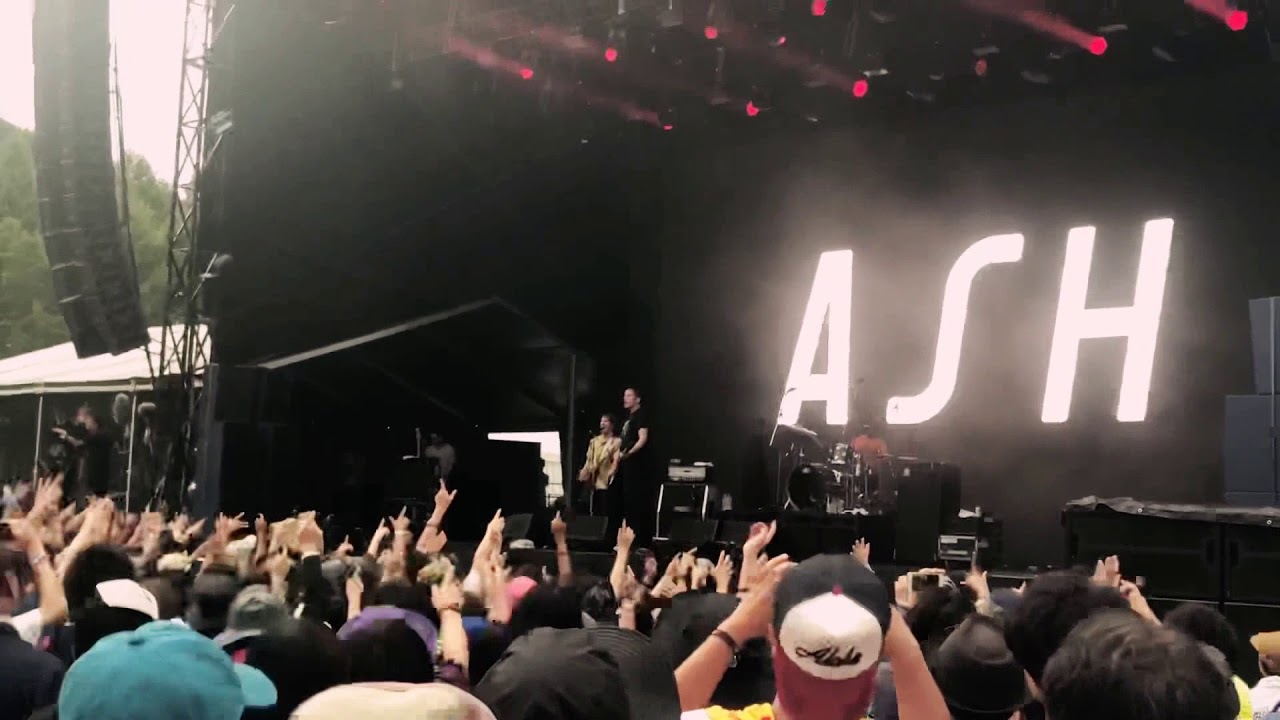 Ash ♪Burn Baby Burn @Fuji Rock Festival, 28 July 2018 - YouTube