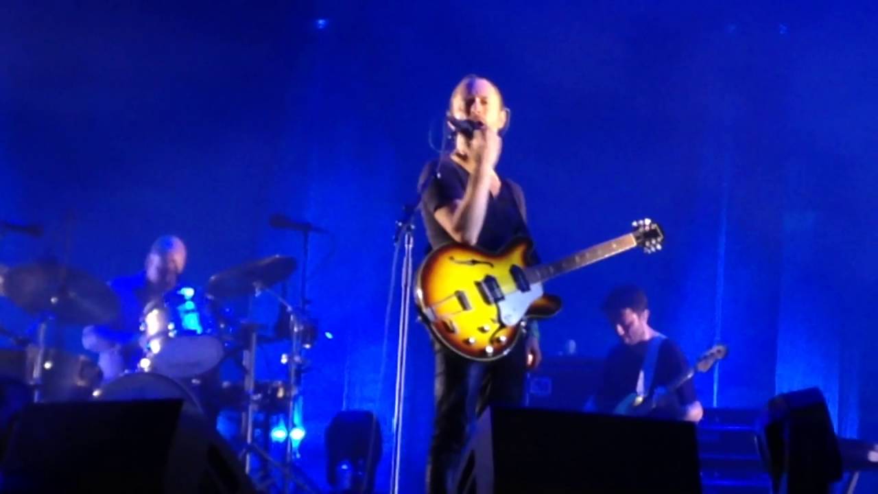 Desk Dark. Radiohead live in Berlin 11.09.2016 - YouTube