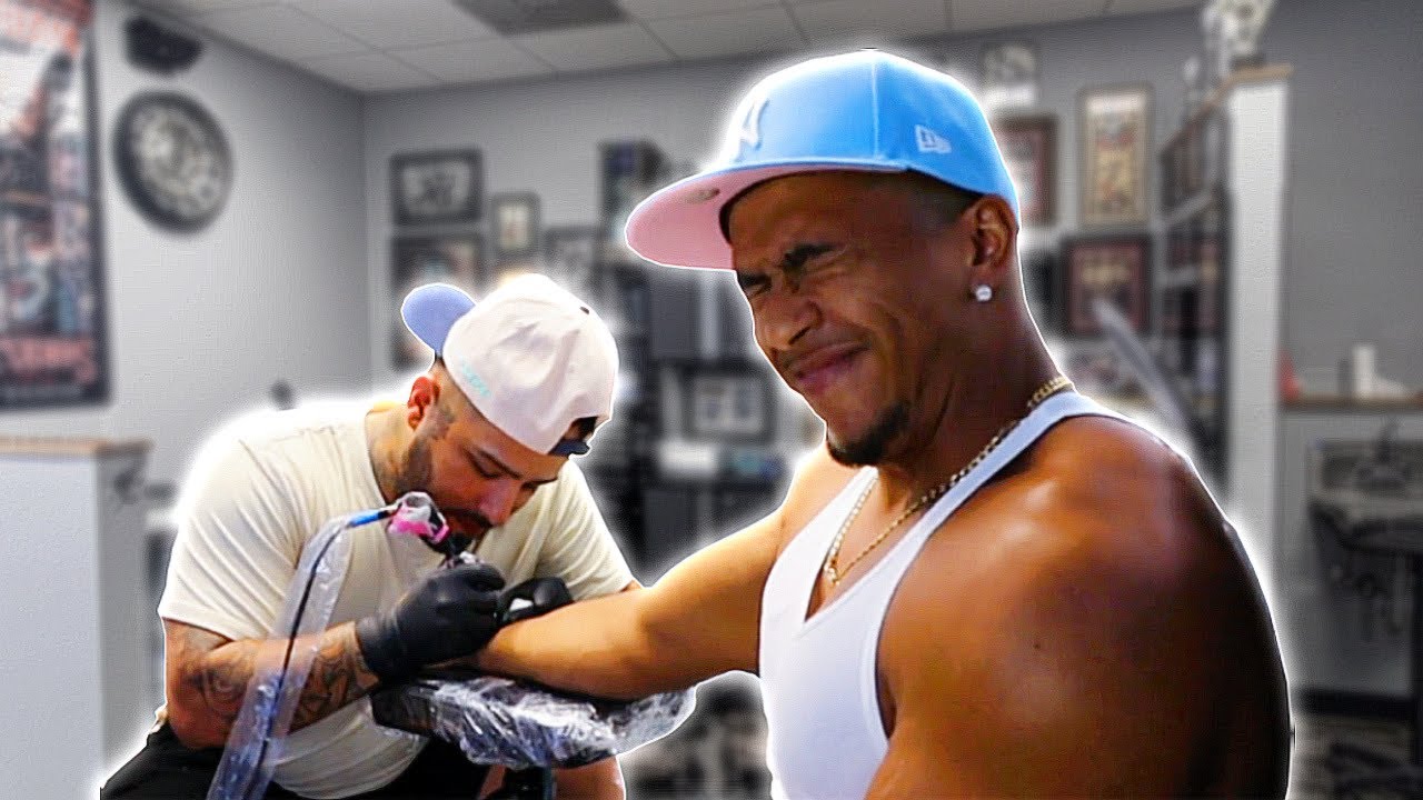 Taywavy Gets His FIRST TATTOO EVER LIVE! - YouTube