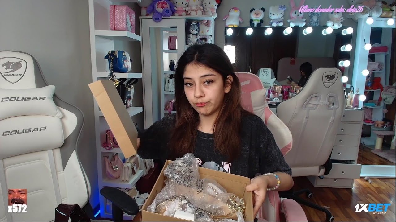 ZULLY HABRE SUS REGALOS POR EL ESTRENO DE SU CANCION - YouTube