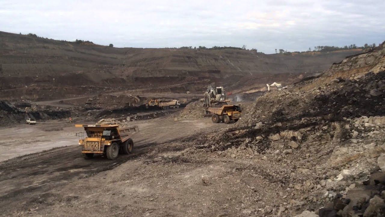 Coal Mining Activity - Excavating Through Seam Blast Material - YouTube