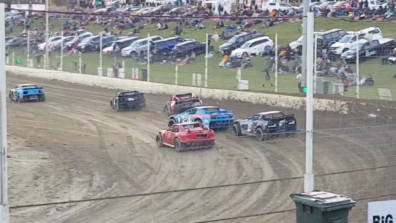 Easter Sunday Cromwell Speedway Race 1 - YouTube