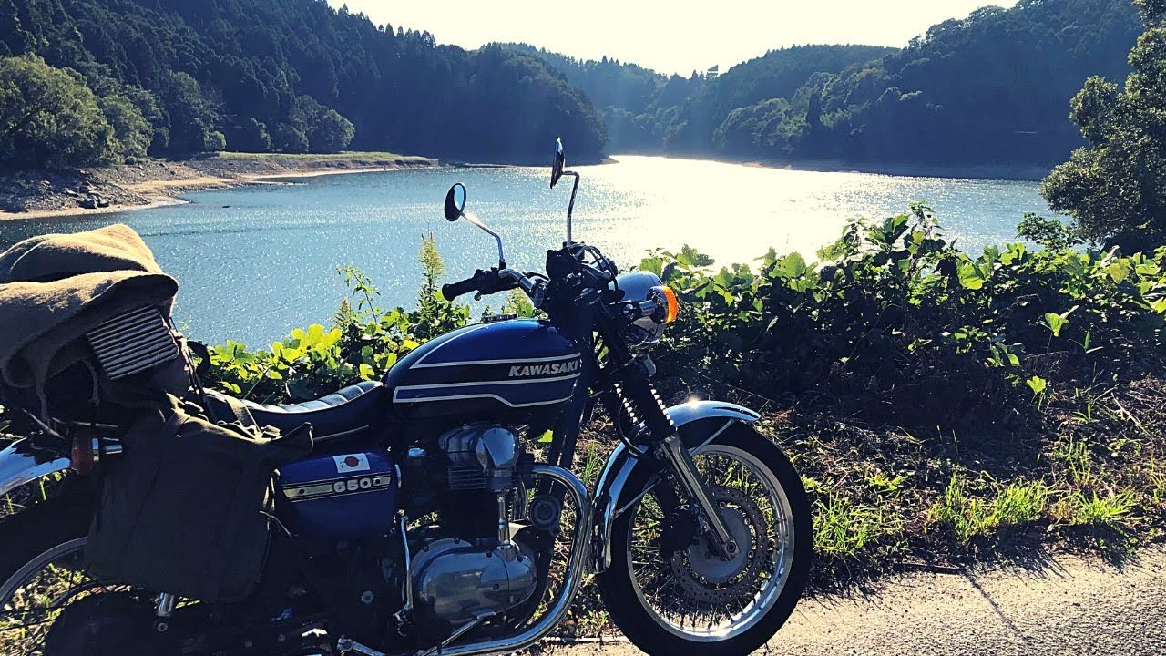 【SILENT CAMP】1/2 W650 solo camp touring in SAGA - YouTube