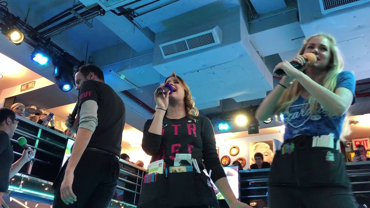 Ellen's Stardust Diner, New York City - YouTube