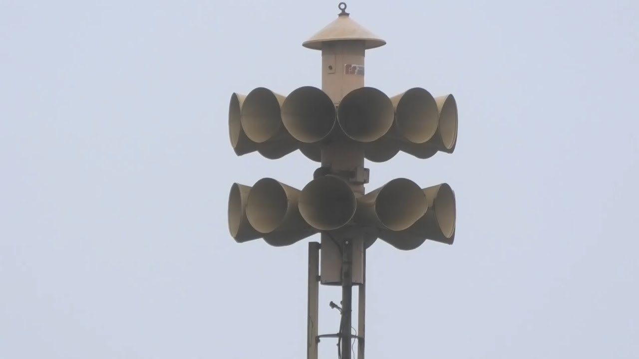 Failed 2T22 Siren with Spooky Ambiance Hudson, IL 12/6/22 - YouTube