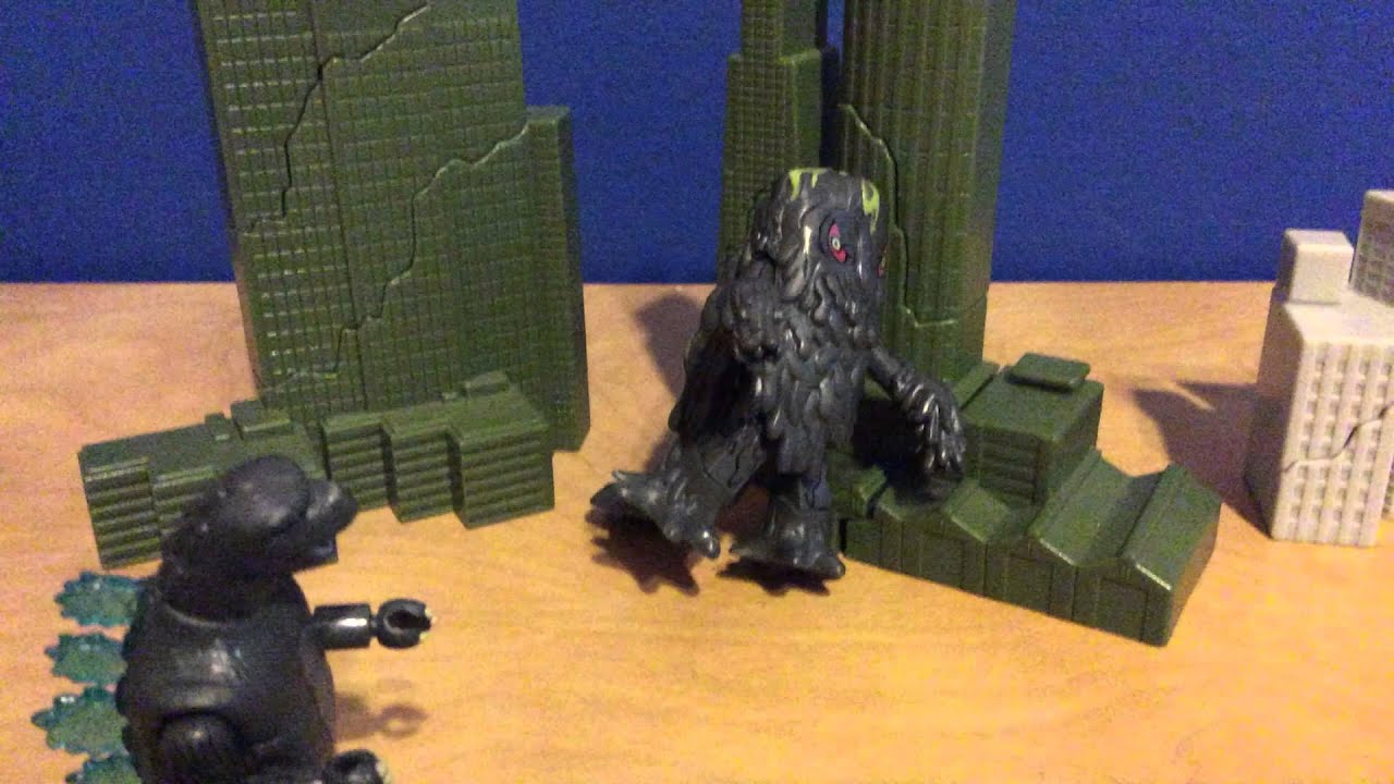 Godzilla minimates fight - YouTube