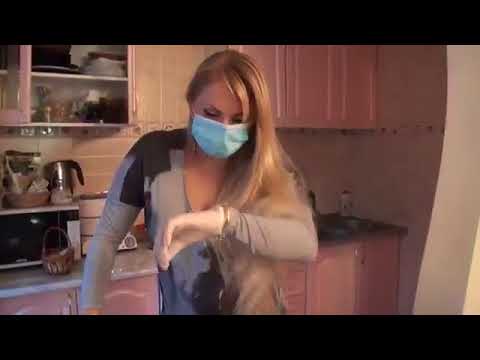 Female thief in mask and gloves