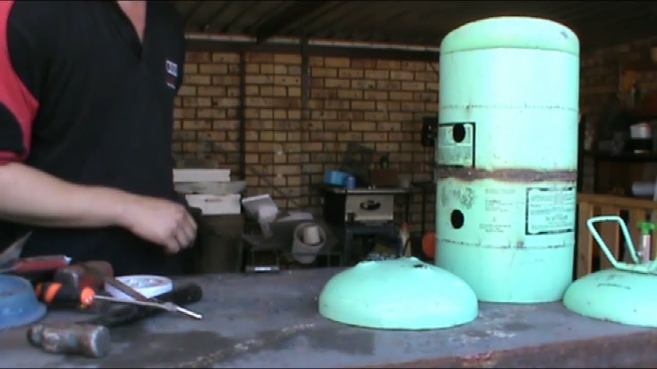 How to build a gas forge from aircon gas bottle (Freon tank forge ...