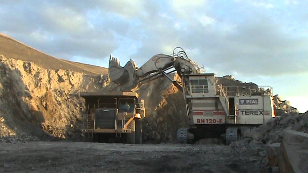 TEREX-O&K RH120E - YouTube