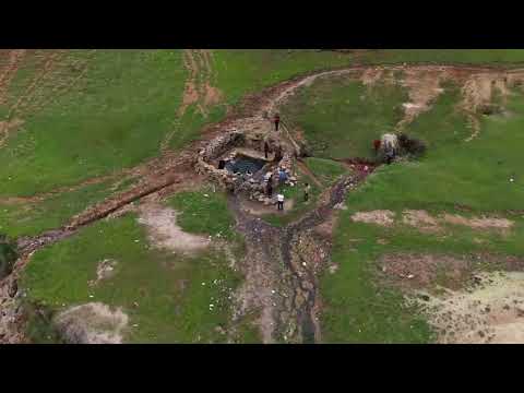 Bingöl Karlıova İle Erzurum arasında bulunan sıcak su kaynakları.