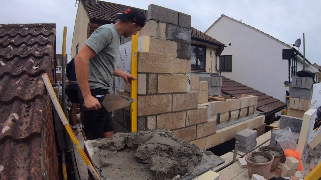 Day 5 building blockwork on the extension - YouTube