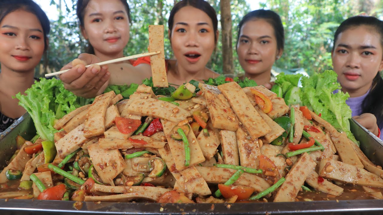 Amazing cooking Spicy pork Roll Salad with vegetable recipe - pork Roll ...