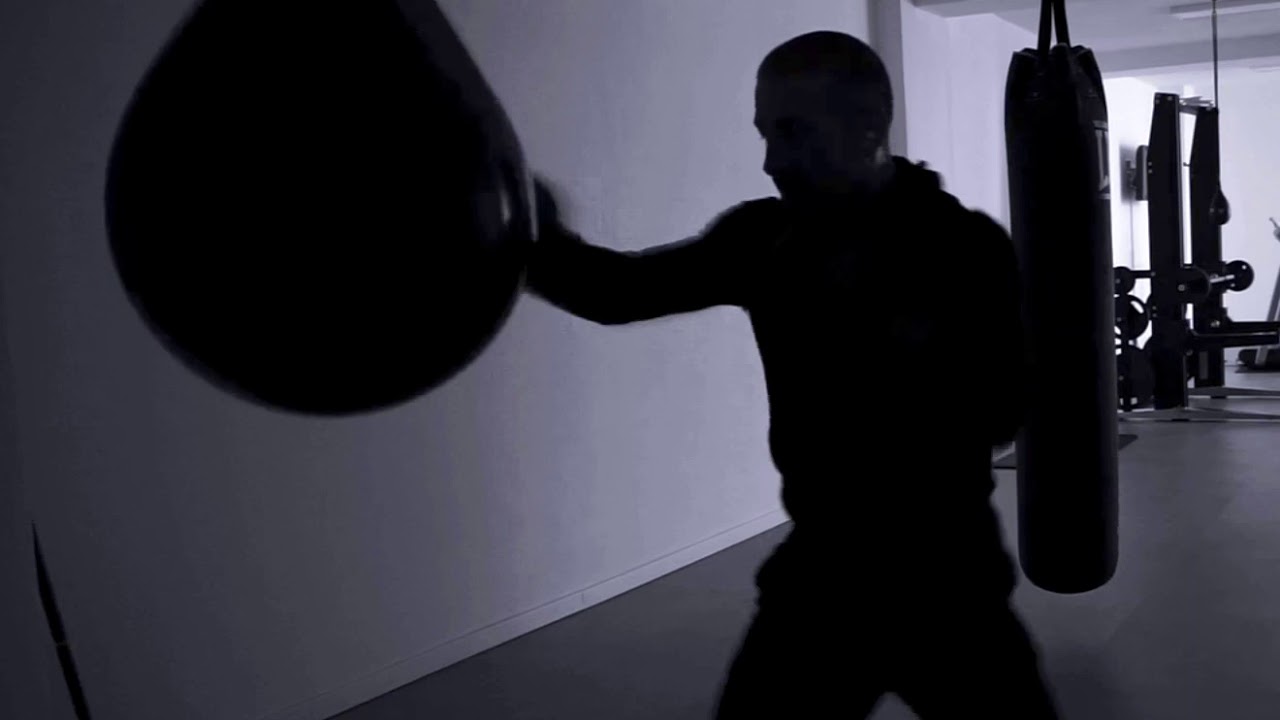 water boxing bag training - YouTube
